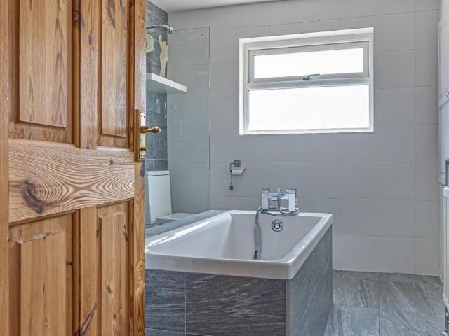 5 bed property for sale