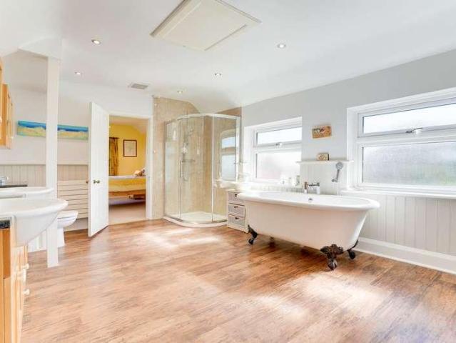 5 bed property for sale