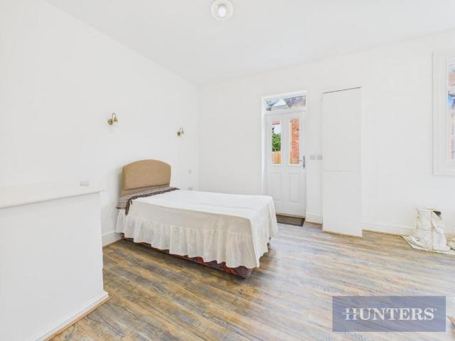 5 bed property for sale