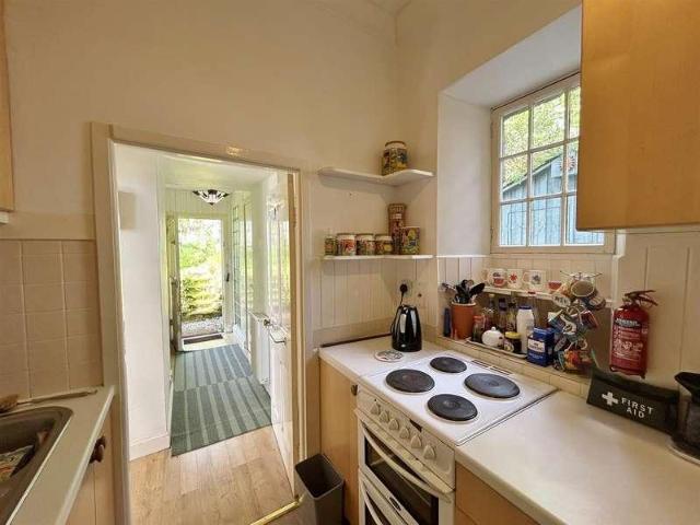 5 bed property for sale