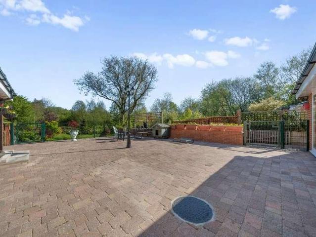 5 bed property for sale