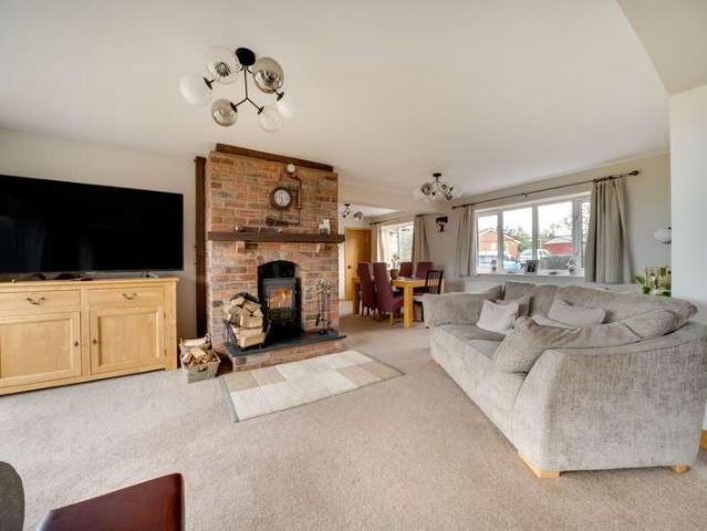 5 bed property for sale