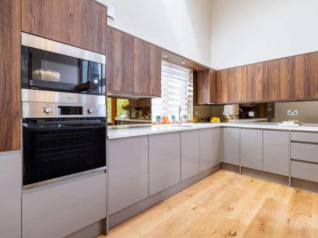 5 bed property for sale