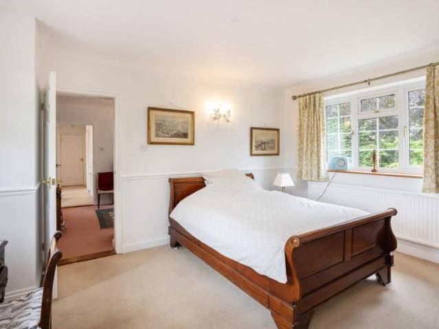 5 bed property for sale