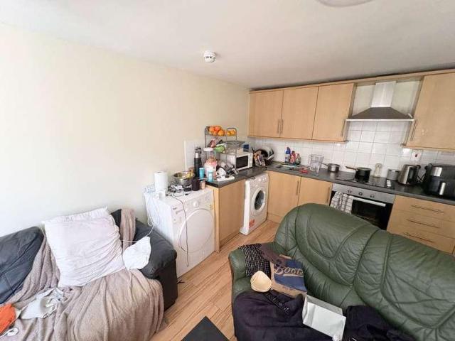5 bed property for sale