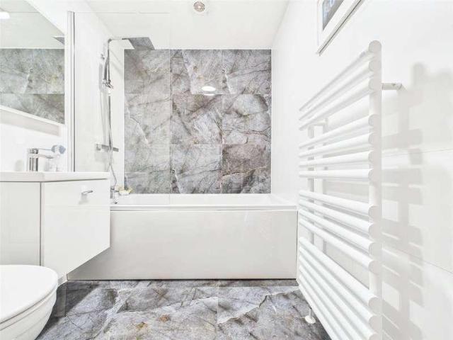 5 bed property for sale