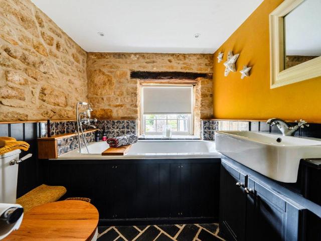 5 bed property for sale