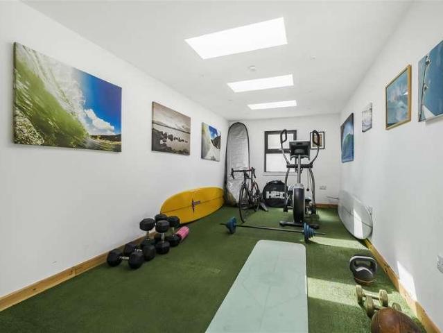 5 bed property for sale