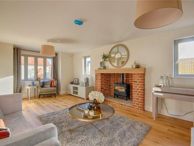 5 bed property for sale