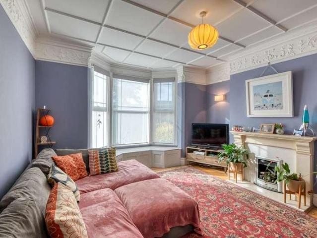 5 bed property for sale