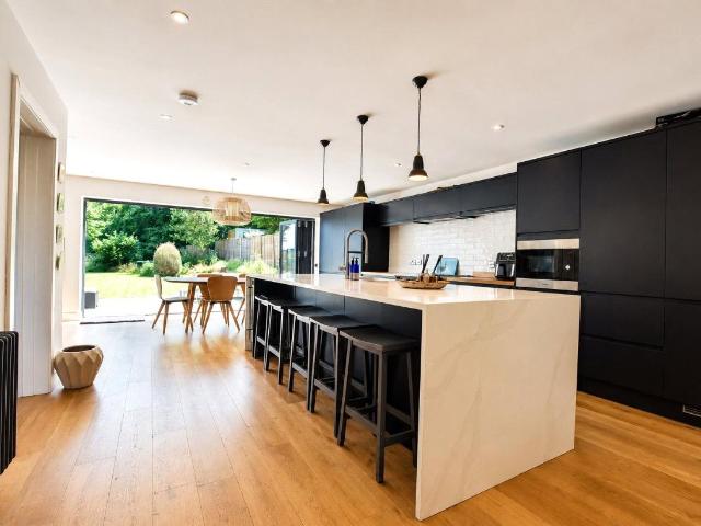 5 bed property for sale