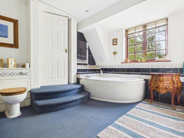 5 bed property for sale