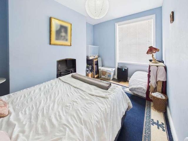 5 bed property for sale