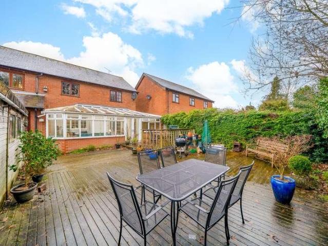 5 bed property for sale