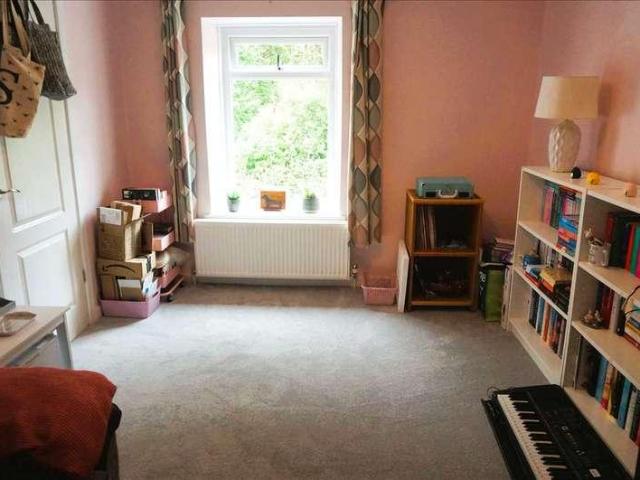 5 bed property for sale