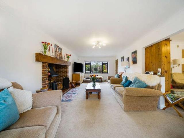 5 bed property for sale