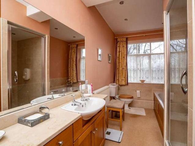 5 bed property for sale