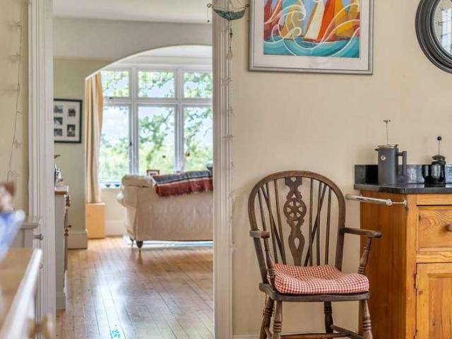 5 bed property for sale