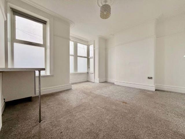 5 bed property for sale