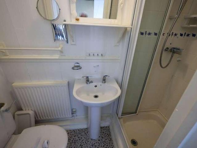 5 bed property for sale