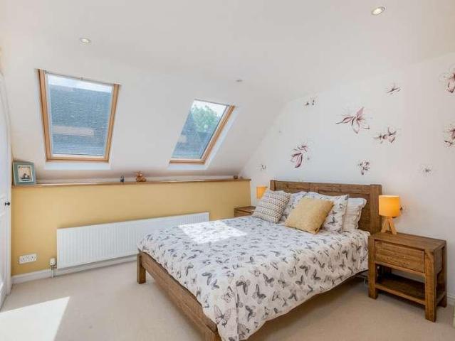 5 bed property for sale