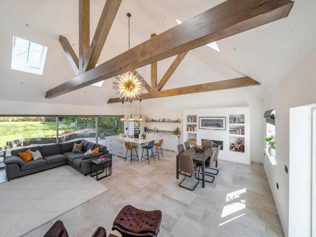 5 bed property for sale