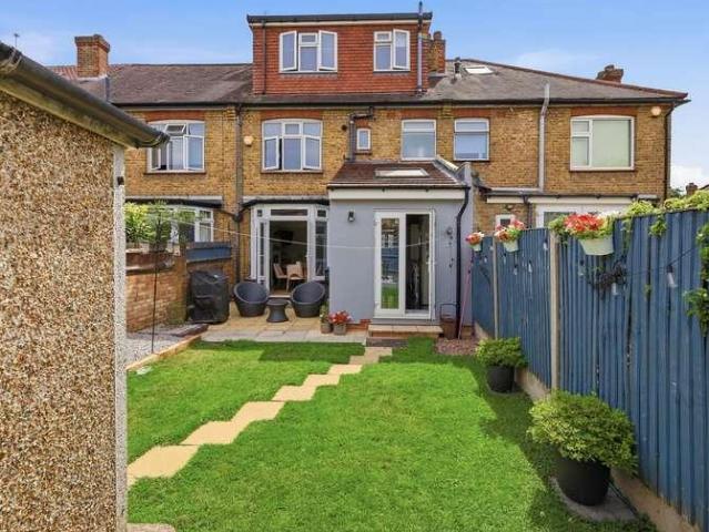5 bed property for sale