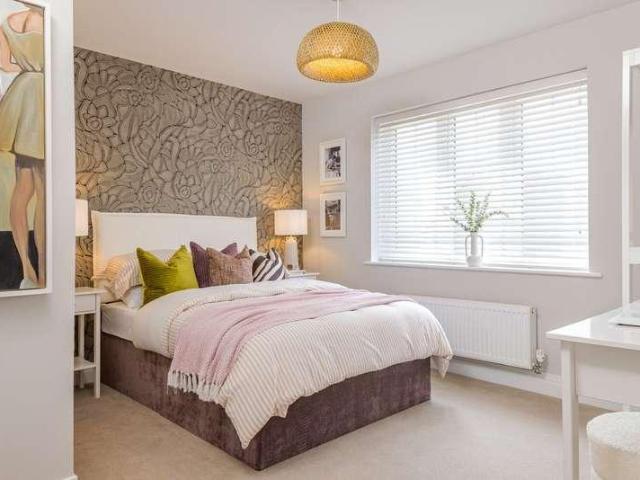 5 bed property for sale