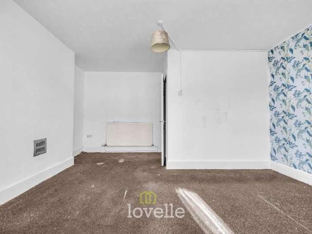 5 bed property for sale