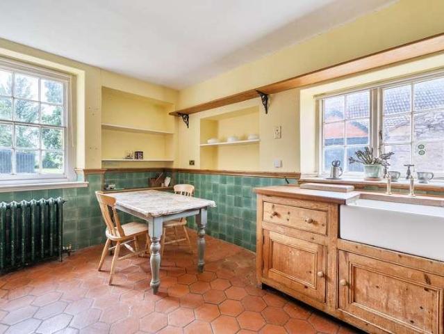 5 bed property for sale