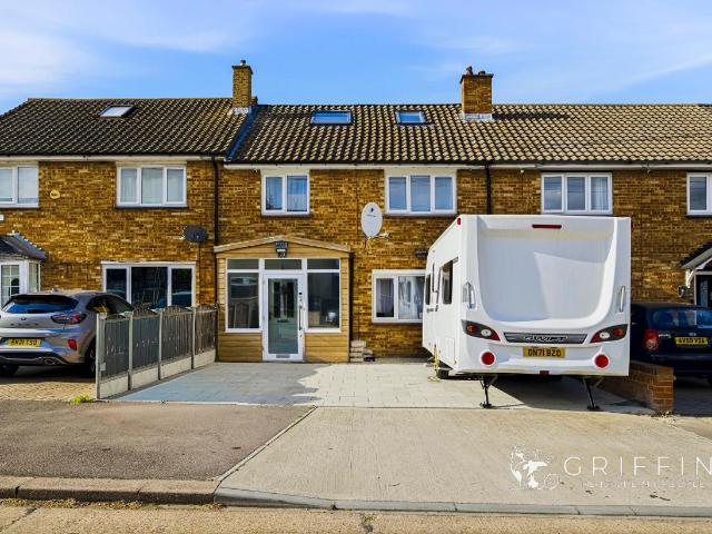 5 bed property for sale
