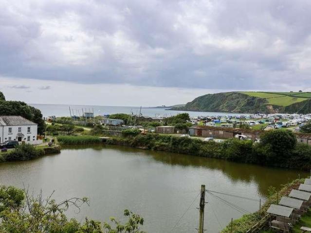 5 bed property for sale