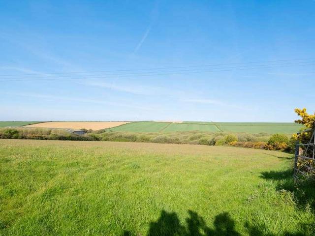 5 bed property for sale