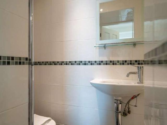 5 bed property for sale