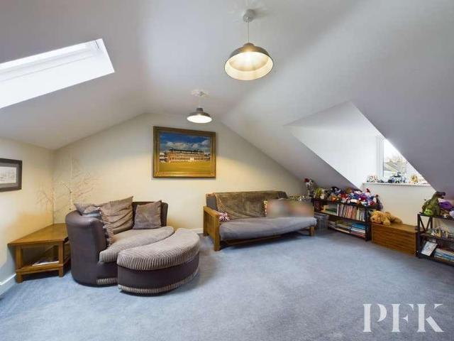 5 bed property for sale