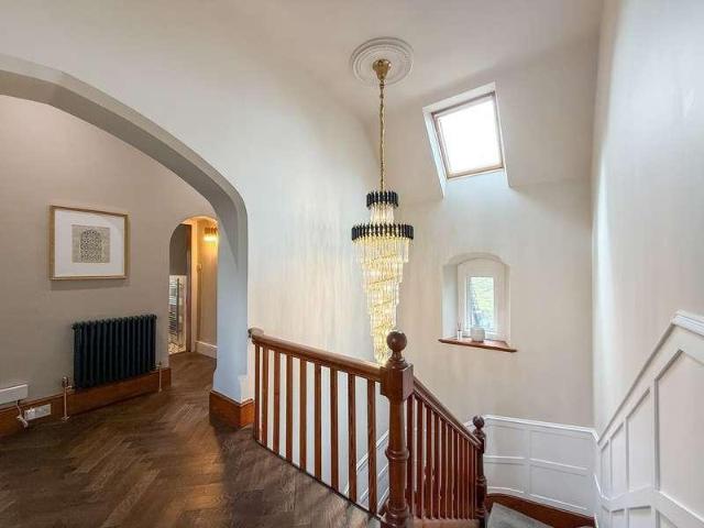 5 bed property for sale
