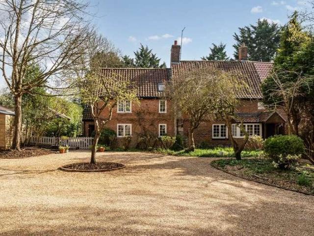 5 bed property for sale