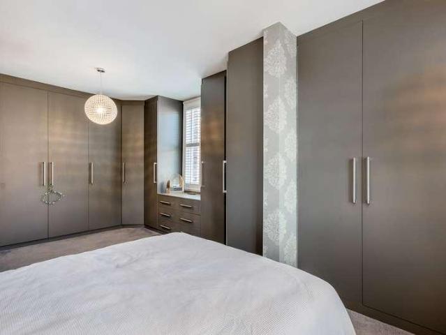 5 bed property for sale
