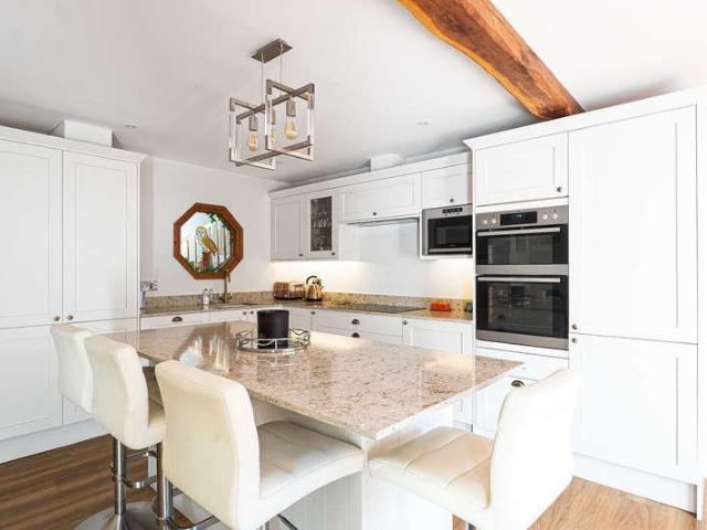 5 bed property for sale
