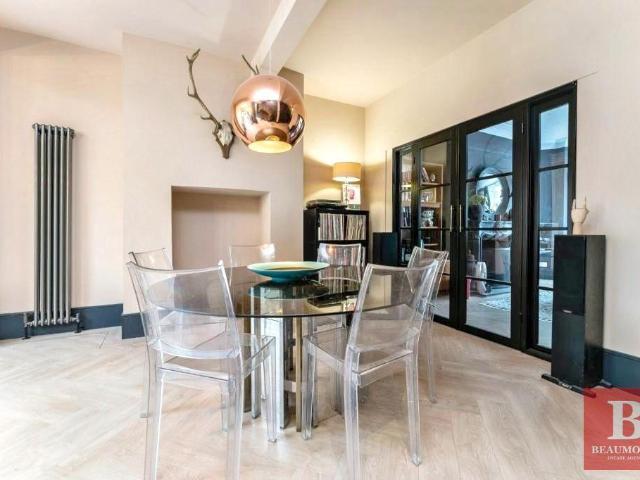 5 bed property for sale