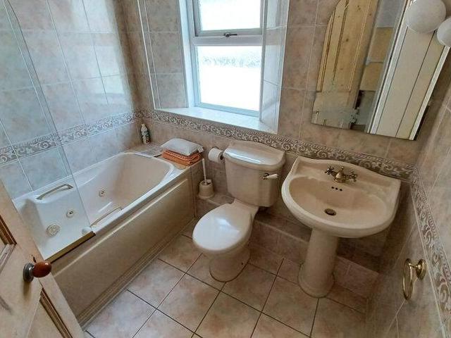5 bed property for sale