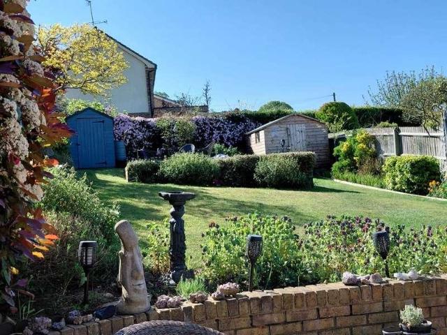 5 bed property for sale