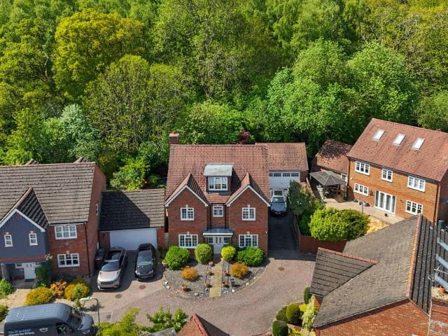 5 bed property for sale