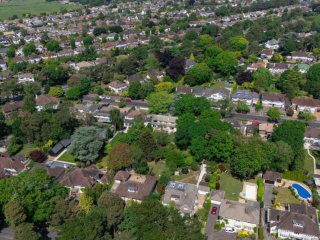 5 bed property for sale