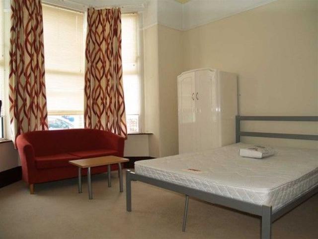 5 Bed Salcombe Road, Plymouth
