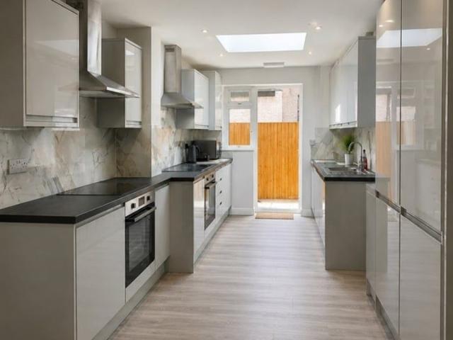 5 Bed Semi Detached House, Monks Park Gardens, HA9