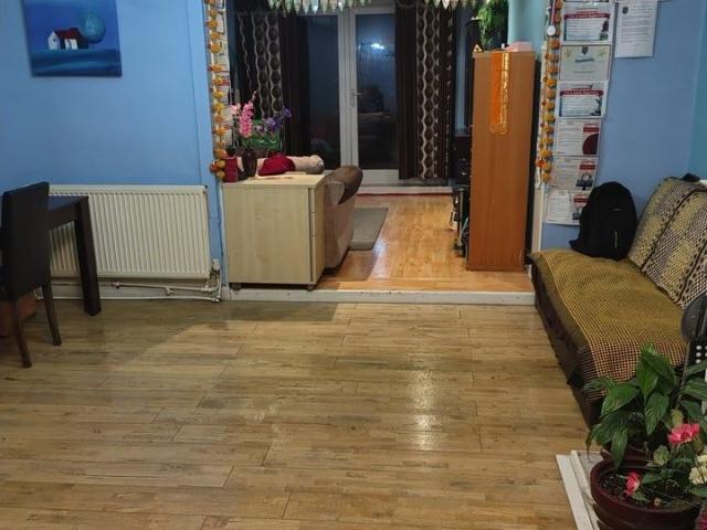 5 Bed Semi Detached House, Abbey Drive, LU2