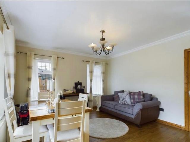 5 Bed Semi Detached House, Chelwood Drive, LS8