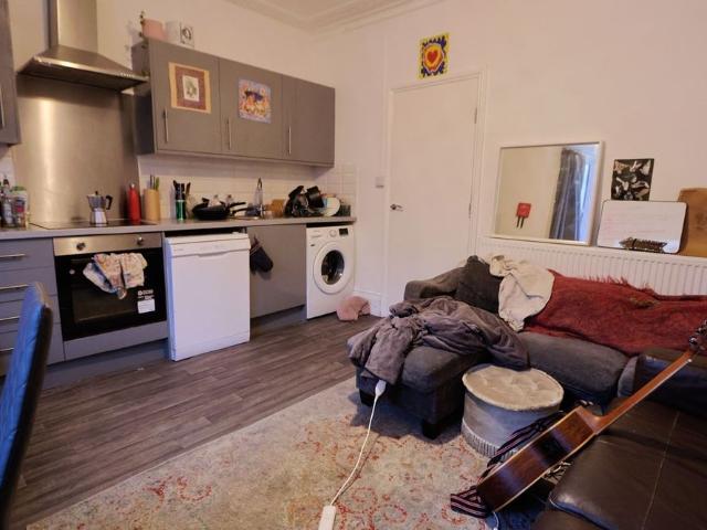 5 Bed Semi Detached House, Church Road, BS5