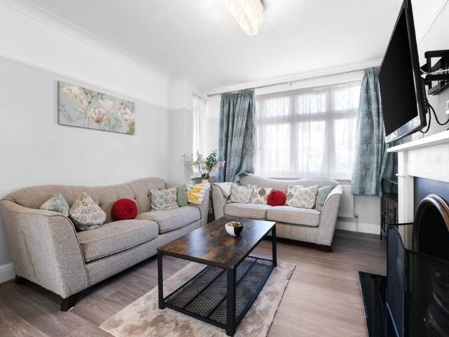 5 Bed Semi Detached House, College Avenue, HA3